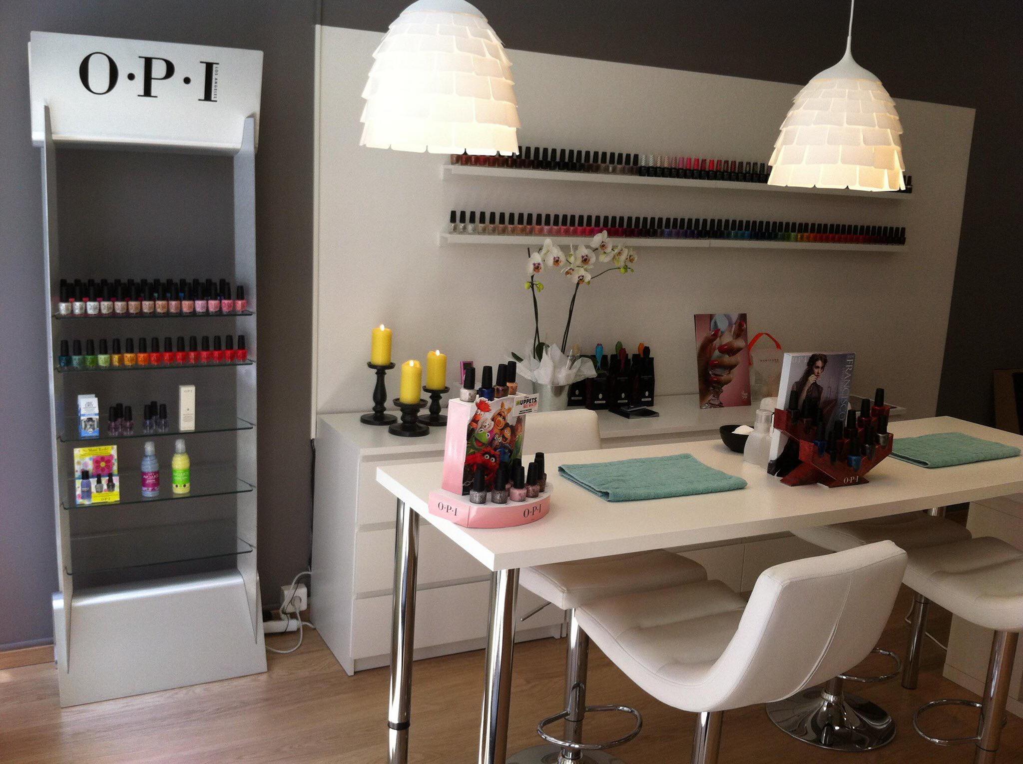 Sweet Lily Nails Compiègne | Nail bar, bar à ongles